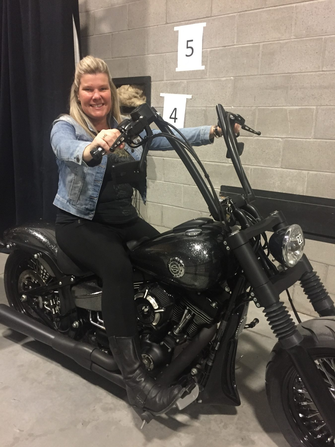 Les rideuses du Show Harley 2018 - Chicks and Machines