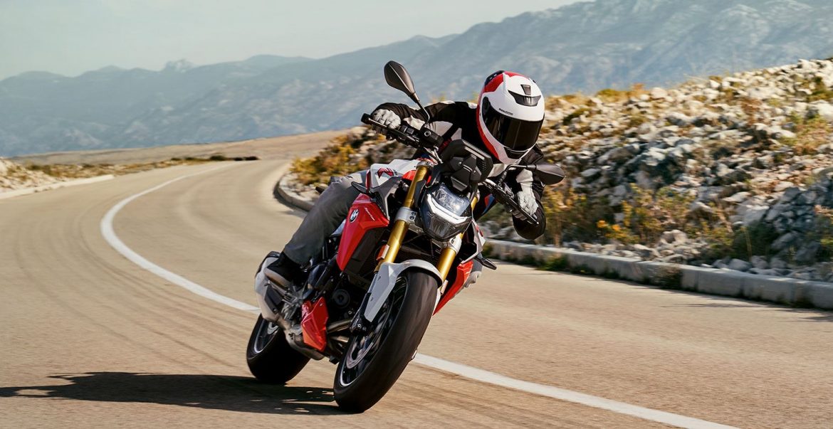 All You Need to Know About the 2020 BMW F900 R Motorcycle