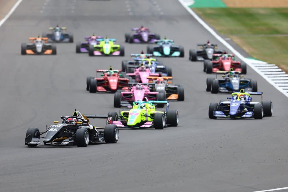 La F1 sur le point de se faire conquérir par les femmes?